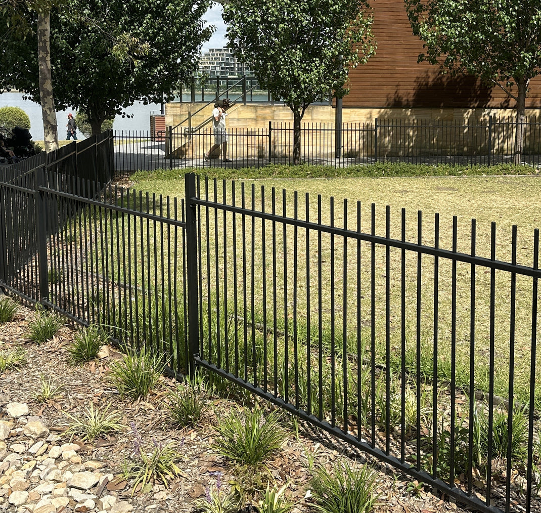 Rod Top Fencing: Sleek, Modern Designs | Fencing Components